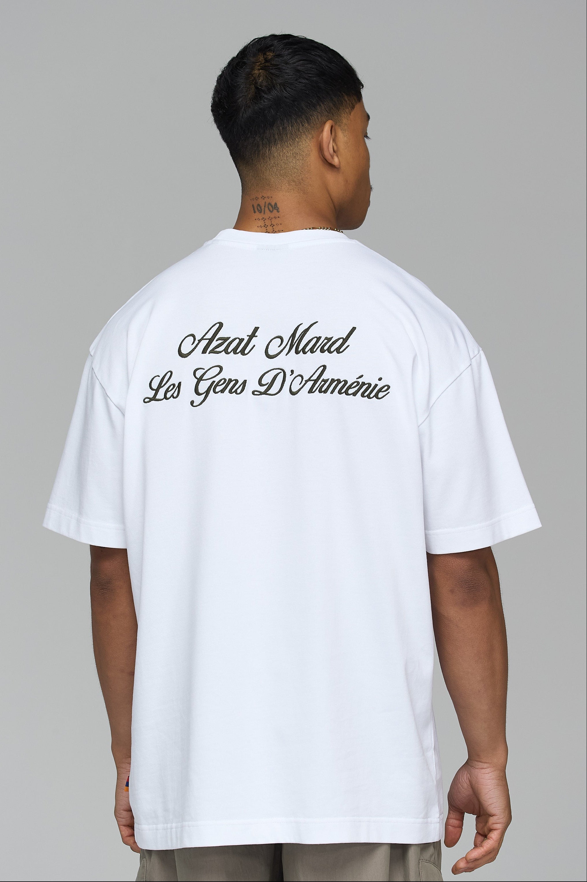 LES GENS SIGNATURE WHITE T-SHIRT | Azat Mard